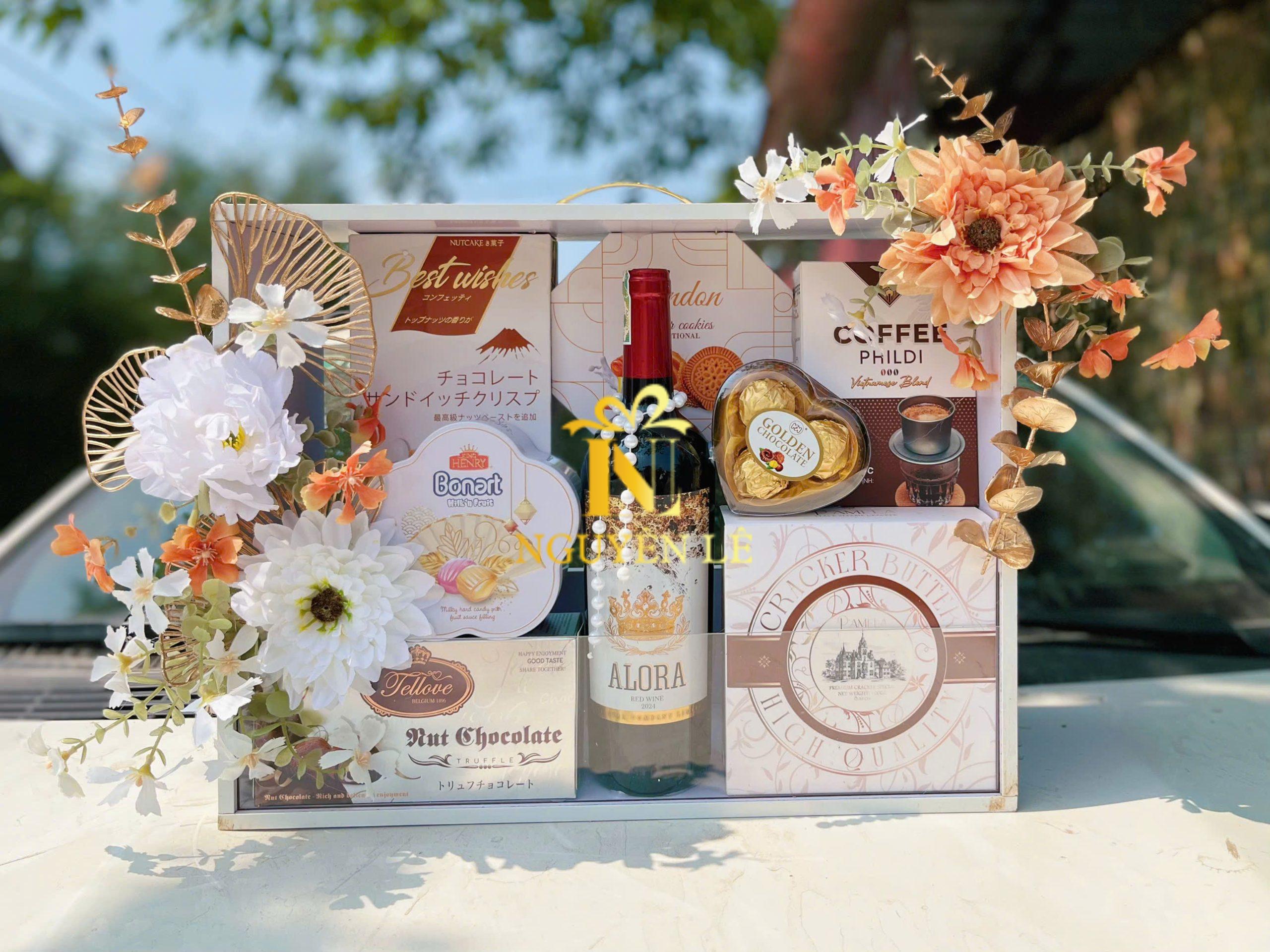 Hộp quà chocolate có rượu vang tặng Tết - QUÀ TẶNG NGUYÊN LÊ